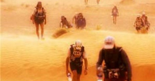 Marathon des Sables - Laura and Len Collacott - The Smile Train - All ...